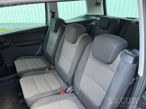 Grey Volkswagen Sharan 2013 in Riga, with an engine capacity of 2.00 L and mileage of 285 thousand km for 8450 €, photo 12 on AUTOMOTO.COM.LV