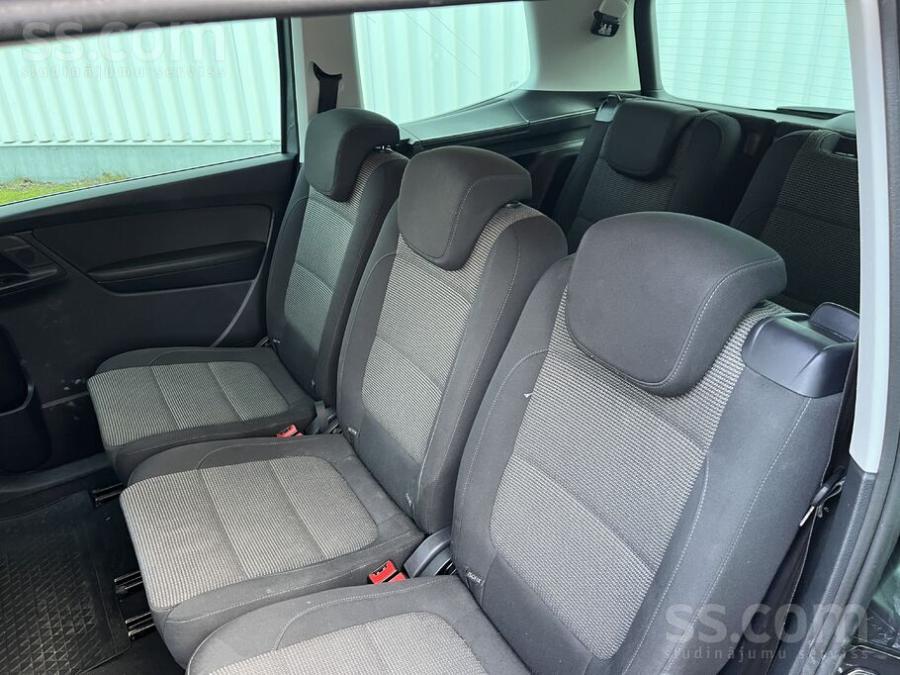 Grey Volkswagen Sharan 2013 in Riga, with an engine capacity of 2.00 L and mileage of 285 thousand km for 8450 €, photo 12 on AUTOMOTO.COM.LV