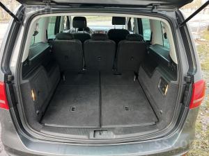 Grey Volkswagen Sharan 2013 in Riga, with an engine capacity of 2.00 L and mileage of 285 thousand km for 8450 €, photo 13 on AUTOMOTO.COM.LV
