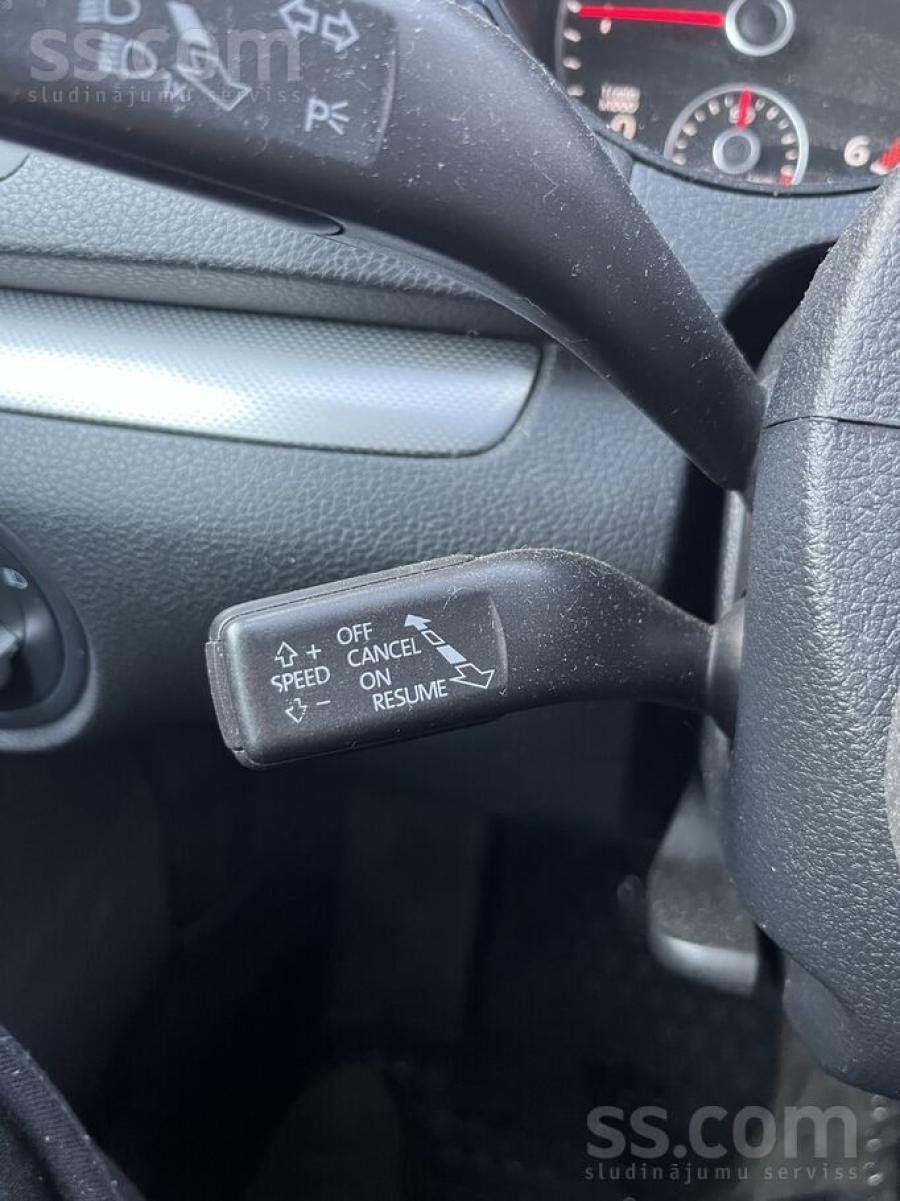 Grey Volkswagen Sharan 2013 in Riga, with an engine capacity of 2.00 L and mileage of 285 thousand km for 8450 €, photo 18 on AUTOMOTO.COM.LV