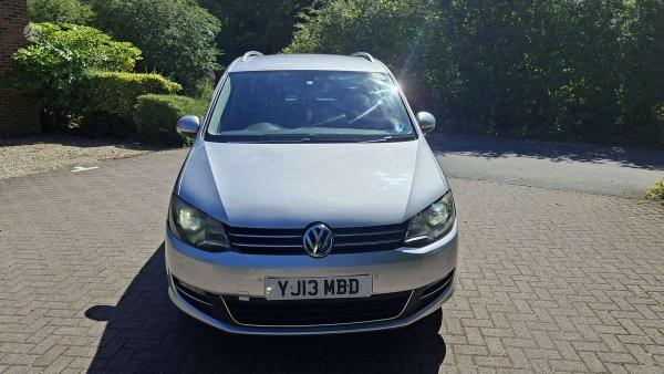 Pelēks Volkswagen Sharan 2013 Šauļi, ar dzinēja tilpumu 1.39 L un nobraukumu 119 tūkst. km par 3699 €, foto 2 vietnē AUTOMOTO.COM.LV