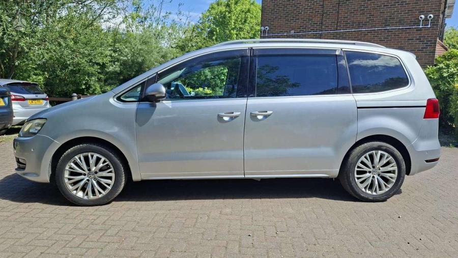 Pelēks Volkswagen Sharan 2013 Šauļi, ar dzinēja tilpumu 1.39 L un nobraukumu 119 tūkst. km par 3699 €, foto 9 vietnē AUTOMOTO.COM.LV