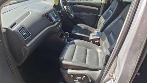 Pelēks Volkswagen Sharan 2013 Šauļi, ar dzinēja tilpumu 1.39 L un nobraukumu 119 tūkst. km par 3699 €, foto 13 vietnē AUTOMOTO.COM.LV