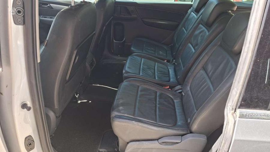 Pelēks Volkswagen Sharan 2013 Šauļi, ar dzinēja tilpumu 1.39 L un nobraukumu 119 tūkst. km par 3699 €, foto 14 vietnē AUTOMOTO.COM.LV