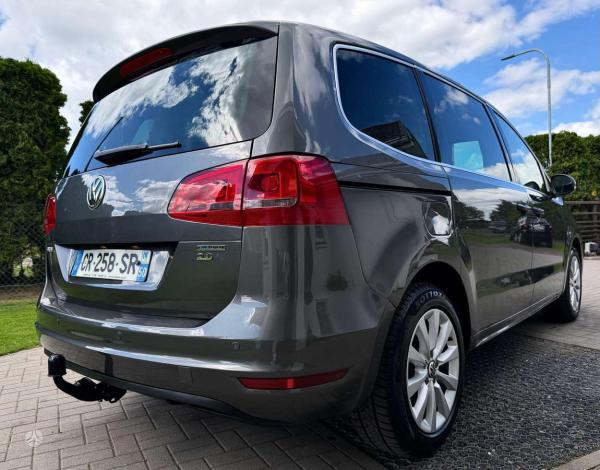 Grey Volkswagen Sharan 2013 in Kaunas, with an engine capacity of 2.00 L and mileage of 270 thousand km for 7900 €, photo 6 on AUTOMOTO.COM.LV