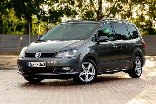 Grey Volkswagen Sharan 2013 in Jelgava, with an engine capacity of 2.00 L and mileage of 194 thousand km for 7000 €, photo 1 on AUTOMOTO.COM.LV