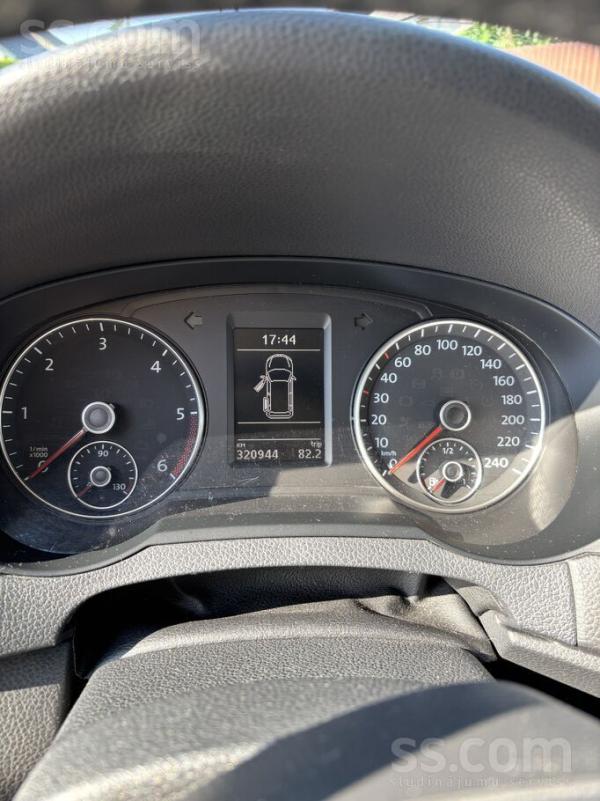 Grey Volkswagen Sharan 2013 in Ventspils, with an engine capacity of 2.00 L and mileage of 321 thousand km for 6900 €, photo 5 on AUTOMOTO.COM.LV