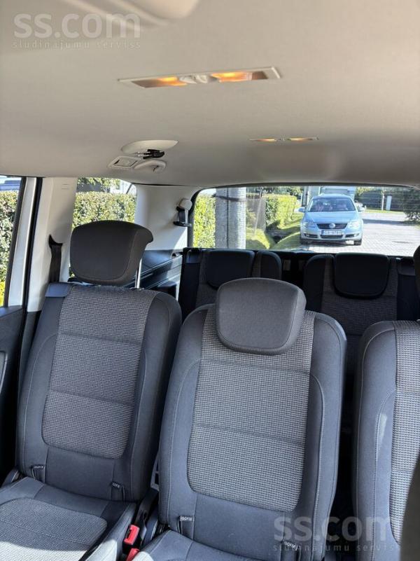 Pelēks Volkswagen Sharan 2013 Ventspils, ar dzinēja tilpumu 2.00 L un nobraukumu 321 tūkst. km par 6900 €, foto 6 vietnē AUTOMOTO.COM.LV