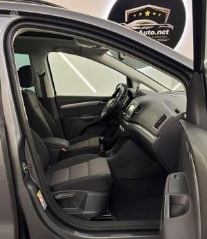 Grey Volkswagen Sharan 2013 in Marijampole, with an engine capacity of 1.97 L and mileage of 298 thousand km for 7999 €, photo 10 on AUTOMOTO.COM.LV