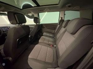 Grey Volkswagen Sharan 2013 in Marijampole, with an engine capacity of 1.97 L and mileage of 298 thousand km for 7999 €, photo 15 on AUTOMOTO.COM.LV