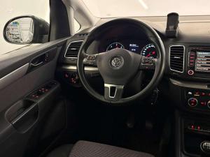 Grey Volkswagen Sharan 2013 in Marijampole, with an engine capacity of 1.97 L and mileage of 298 thousand km for 7999 €, photo 17 on AUTOMOTO.COM.LV
