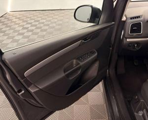 Grey Volkswagen Sharan 2013 in Marijampole, with an engine capacity of 1.97 L and mileage of 298 thousand km for 7999 €, photo 18 on AUTOMOTO.COM.LV