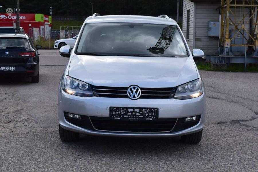 Pelēks Volkswagen Sharan 2013 Viļņa, ar dzinēja tilpumu 1.97 L un nobraukumu 224 tūkst. km par 7750 €, foto 3 vietnē AUTOMOTO.COM.LV