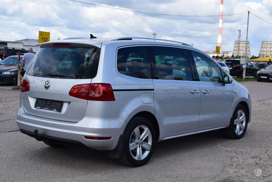Pelēks Volkswagen Sharan 2013 Viļņa, ar dzinēja tilpumu 1.97 L un nobraukumu 224 tūkst. km par 7750 €, foto 5 vietnē AUTOMOTO.COM.LV