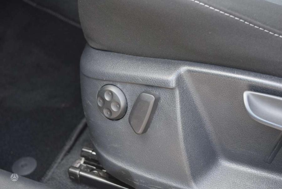 Pelēks Volkswagen Sharan 2013 Viļņa, ar dzinēja tilpumu 1.97 L un nobraukumu 224 tūkst. km par 7750 €, foto 15 vietnē AUTOMOTO.COM.LV
