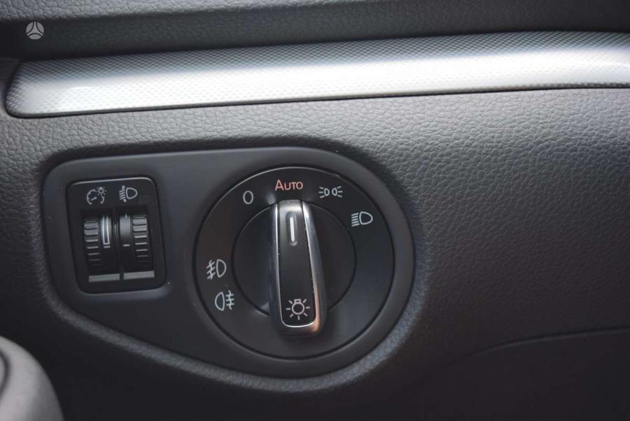 Pelēks Volkswagen Sharan 2013 Viļņa, ar dzinēja tilpumu 1.97 L un nobraukumu 224 tūkst. km par 7750 €, foto 23 vietnē AUTOMOTO.COM.LV