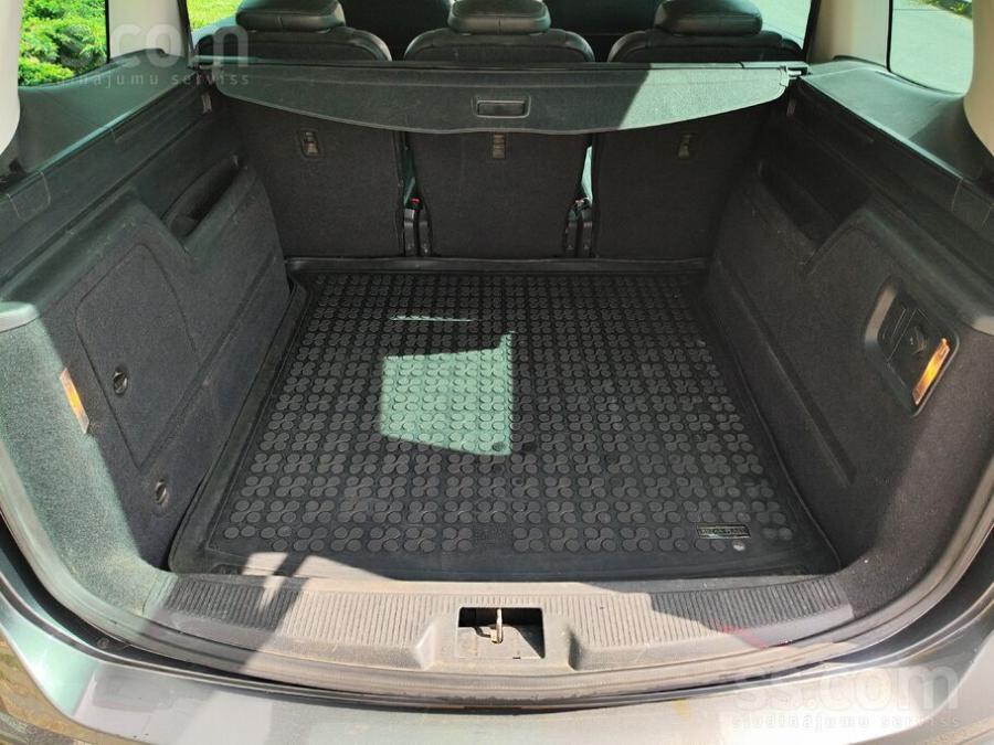 Pelēks Volkswagen Sharan 2013 Rīga, ar dzinēja tilpumu 2.00 L un nobraukumu 241 tūkst. km par 7190 €, foto 13 vietnē AUTOMOTO.COM.LV