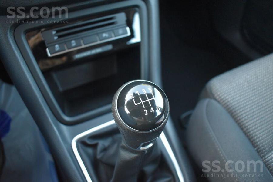 Grey Volkswagen Sharan 2013 in Kuldiga, with an engine capacity of 2.00 L and mileage of 0 thousand km for 7300 €, photo 10 on AUTOMOTO.COM.LV