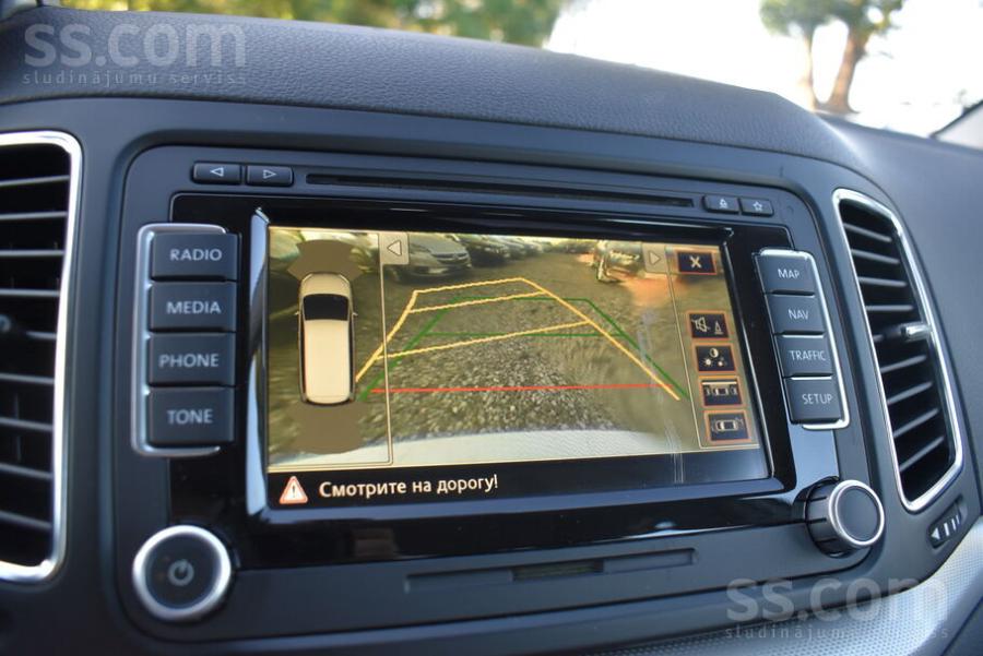 Grey Volkswagen Sharan 2013 in Kuldiga, with an engine capacity of 2.00 L and mileage of 0 thousand km for 7300 €, photo 14 on AUTOMOTO.COM.LV