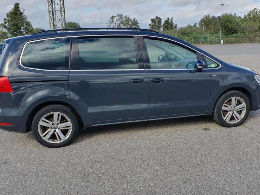 Pelēks Volkswagen Sharan 2013 Marijampole, ar dzinēja tilpumu 1.39 L un nobraukumu 240 tūkst. km par 4444 €, foto 3 vietnē AUTOMOTO.COM.LV