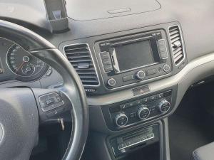 Pelēks Volkswagen Sharan 2013 Marijampole, ar dzinēja tilpumu 1.39 L un nobraukumu 240 tūkst. km par 4444 €, foto 14 vietnē AUTOMOTO.COM.LV