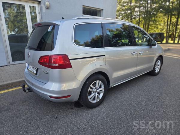 Volkswagen Sharan 2013 in Riga on AUTOMOTO.COM.LV Grey Volkswagen Sharan 2013 in Riga, with an engine capacity of 2.00 L and mileage of 0 thousand km for 5900 €, photo 5 on AUTOMOTO.COM.LV