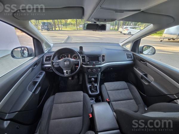 Volkswagen Sharan 2013 in Riga on AUTOMOTO.COM.LV Grey Volkswagen Sharan 2013 in Riga, with an engine capacity of 2.00 L and mileage of 0 thousand km for 5900 €, photo 6 on AUTOMOTO.COM.LV