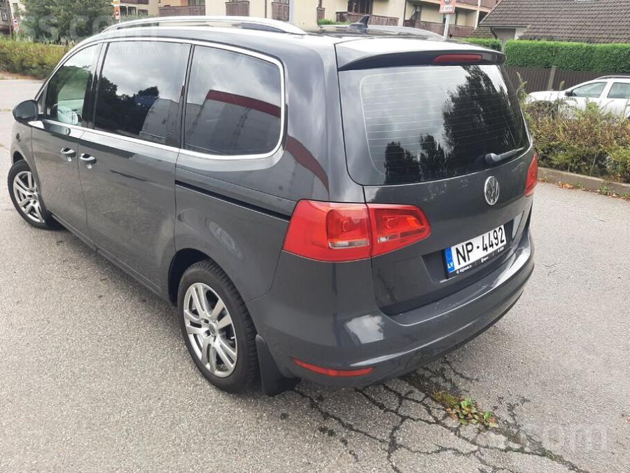 Pelēks Volkswagen Sharan 2014 Rīga, ar dzinēja tilpumu 2.00 L un nobraukumu 30 tūkst. km par 10000 €, foto 4 vietnē AUTOMOTO.COM.LV