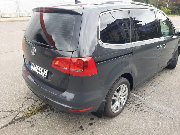 Grey Volkswagen Sharan 2014 in Riga, with an engine capacity of 2.00 L and mileage of 30 thousand km for 10000 €, photo 5 on AUTOMOTO.COM.LV