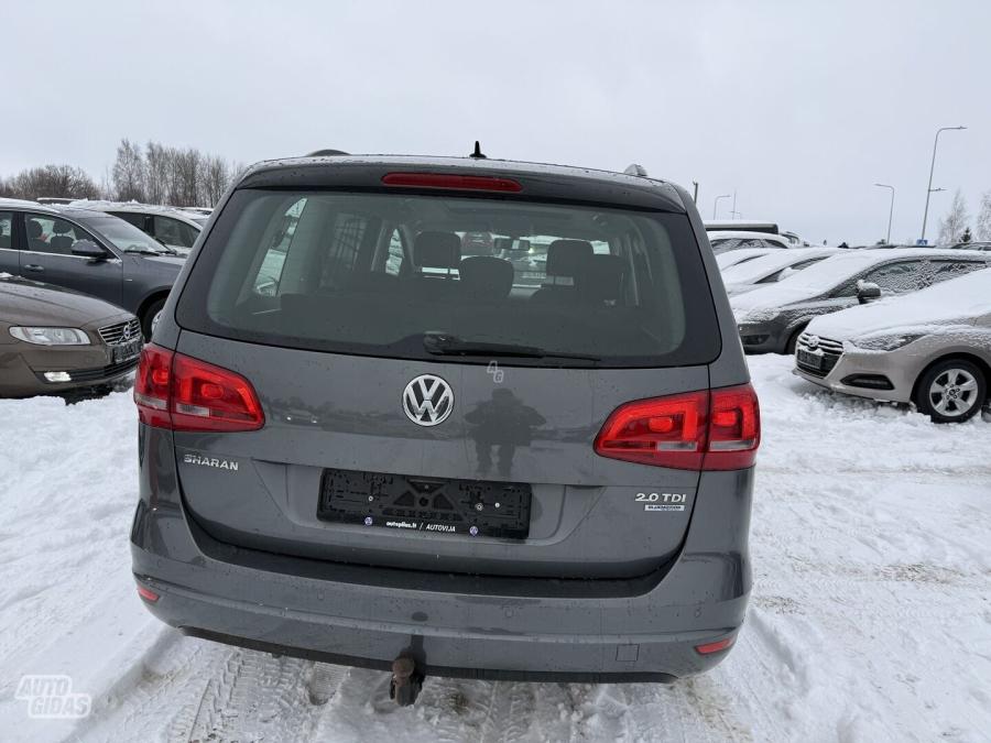 Pelēks Volkswagen Sharan 2014 Utena, ar dzinēja tilpumu 2.00 L un nobraukumu 253 tūkst. km par 7800 €, foto 5 vietnē AUTOMOTO.COM.LV