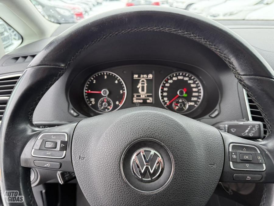 Pelēks Volkswagen Sharan 2014 Utena, ar dzinēja tilpumu 2.00 L un nobraukumu 253 tūkst. km par 7800 €, foto 13 vietnē AUTOMOTO.COM.LV