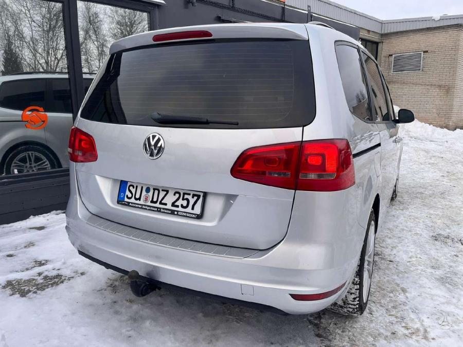 Pelēks Volkswagen Sharan 2014 Tallina, ar dzinēja tilpumu 1.97 L un nobraukumu 272 tūkst. km par 6400 €, foto 5 vietnē AUTOMOTO.COM.LV