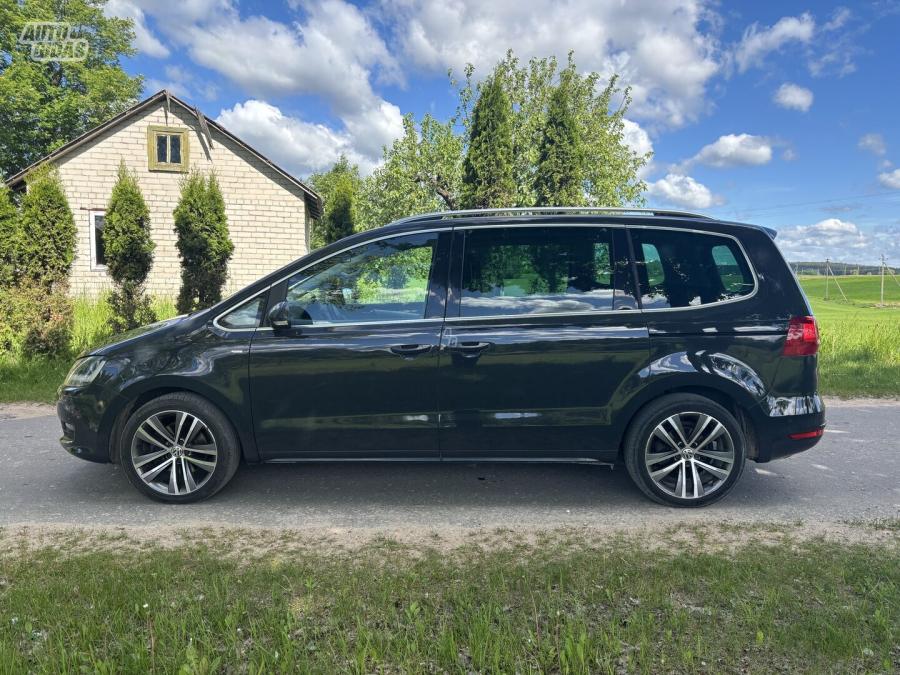 Grey Volkswagen Sharan 2014 in Varena, with an engine capacity of 2.00 L and mileage of 292 thousand km for 9400 €, photo 3 on AUTOMOTO.COM.LV