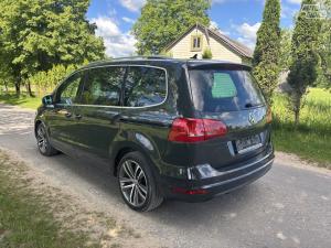Grey Volkswagen Sharan 2014 in Varena, with an engine capacity of 2.00 L and mileage of 292 thousand km for 9400 €, photo 4 on AUTOMOTO.COM.LV