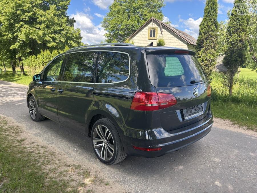 Grey Volkswagen Sharan 2014 in Varena, with an engine capacity of 2.00 L and mileage of 292 thousand km for 9400 €, photo 4 on AUTOMOTO.COM.LV