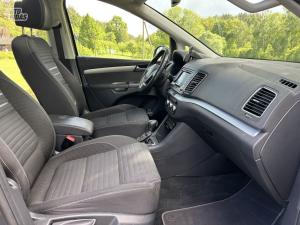 Grey Volkswagen Sharan 2014 in Varena, with an engine capacity of 2.00 L and mileage of 292 thousand km for 9400 €, photo 9 on AUTOMOTO.COM.LV