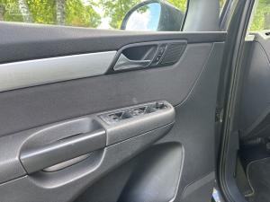 Grey Volkswagen Sharan 2014 in Varena, with an engine capacity of 2.00 L and mileage of 292 thousand km for 9400 €, photo 13 on AUTOMOTO.COM.LV
