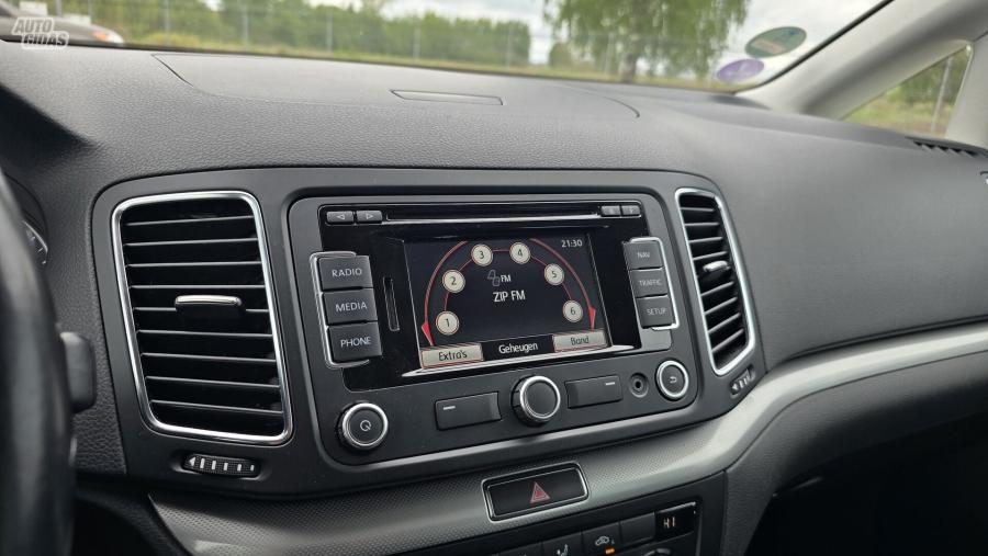 Pelēks Volkswagen Sharan 2014 Marijampole, ar dzinēja tilpumu 1.40 L un nobraukumu 191 tūkst. km par 4950 €, foto 16 vietnē AUTOMOTO.COM.LV