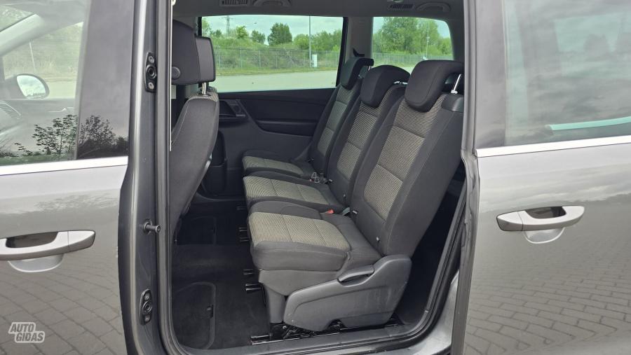 Pelēks Volkswagen Sharan 2014 Marijampole, ar dzinēja tilpumu 1.40 L un nobraukumu 191 tūkst. km par 4950 €, foto 19 vietnē AUTOMOTO.COM.LV