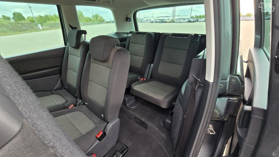 Pelēks Volkswagen Sharan 2014 Marijampole, ar dzinēja tilpumu 1.40 L un nobraukumu 191 tūkst. km par 4950 €, foto 21 vietnē AUTOMOTO.COM.LV
