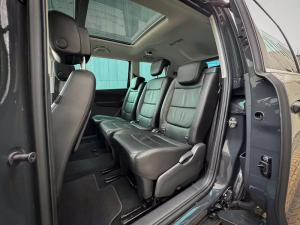Grey Volkswagen Sharan 2014 in Riga, with an engine capacity of 2.00 L and mileage of 142 thousand km for 12500 €, photo 11 on AUTOMOTO.COM.LV