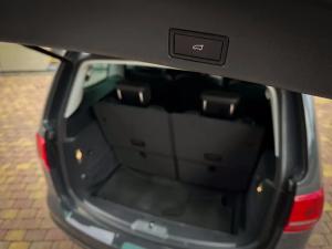 Grey Volkswagen Sharan 2014 in Riga, with an engine capacity of 2.00 L and mileage of 142 thousand km for 12500 €, photo 14 on AUTOMOTO.COM.LV