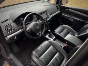 Grey Volkswagen Sharan 2014 in Riga, with an engine capacity of 2.00 L and mileage of 142 thousand km for 12500 €, photo 16 on AUTOMOTO.COM.LV