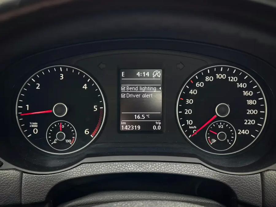 Grey Volkswagen Sharan 2014 in Riga, with an engine capacity of 2.00 L and mileage of 142 thousand km for 12500 €, photo 18 on AUTOMOTO.COM.LV