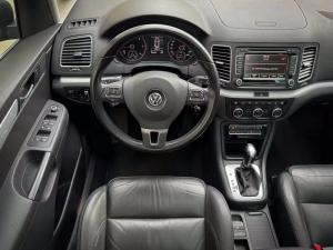 Grey Volkswagen Sharan 2014 in Riga, with an engine capacity of 2.00 L and mileage of 142 thousand km for 12500 €, photo 20 on AUTOMOTO.COM.LV