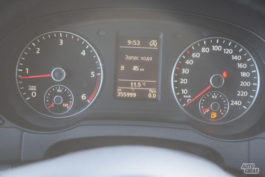 Pelēks Volkswagen Sharan 2014 Viļņa, ar dzinēja tilpumu 2.00 L un nobraukumu 356 tūkst. km par 7000 €, foto 22 vietnē AUTOMOTO.COM.LV