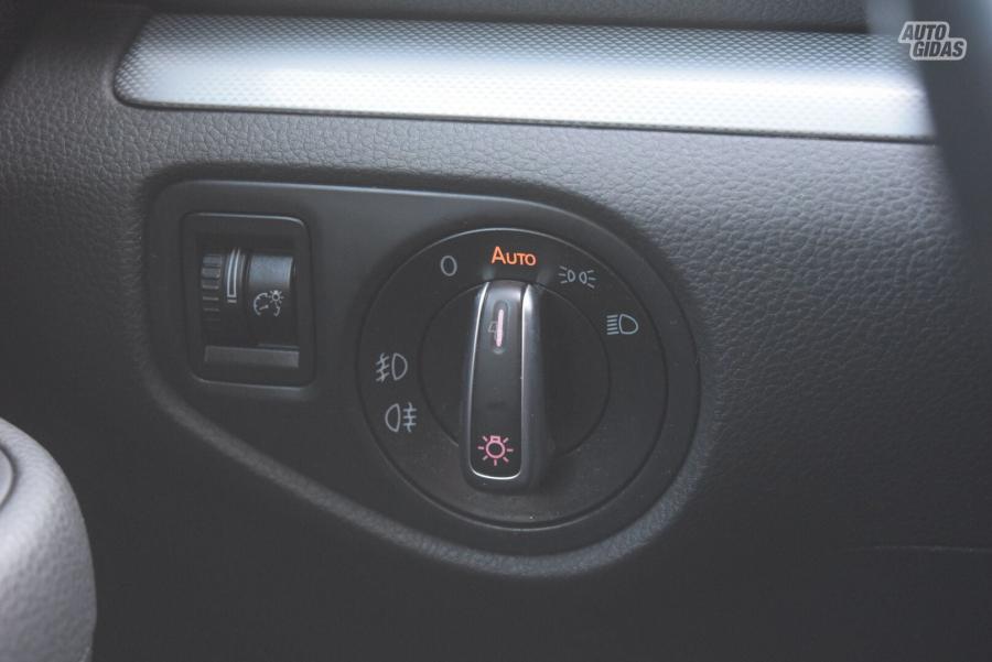 Pelēks Volkswagen Sharan 2014 Viļņa, ar dzinēja tilpumu 2.00 L un nobraukumu 356 tūkst. km par 7000 €, foto 23 vietnē AUTOMOTO.COM.LV