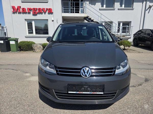 Grey Volkswagen Sharan 2014 in Marijampole, with an engine capacity of 1.97 L and mileage of 270 thousand km for 6999 €, photo 2 on AUTOMOTO.COM.LV