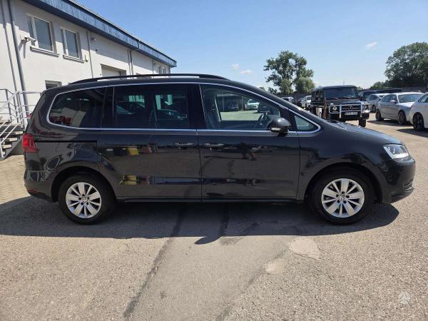 Grey Volkswagen Sharan 2014 in Marijampole, with an engine capacity of 1.97 L and mileage of 270 thousand km for 6999 €, photo 4 on AUTOMOTO.COM.LV