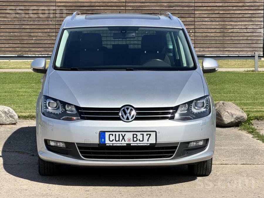 Grey Volkswagen Sharan 2014 in Riga, with an engine capacity of 2.00 L and mileage of 282 thousand km for 8299 €, photo 4 on AUTOMOTO.COM.LV